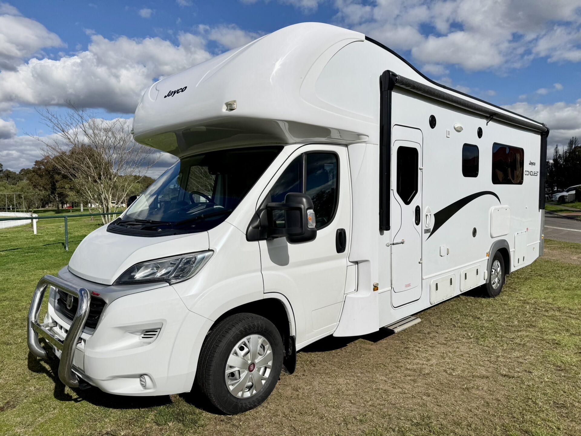 2021 Jayco Conquest 25-3 – ISLAND BED – HUGE SLIDE OUT - Open Road ...