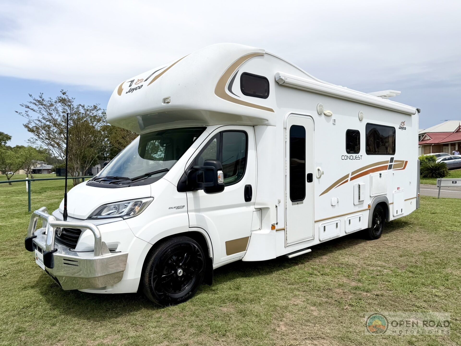 Jayco Conquest 25-1 – ISLAND BED – SLIDE OUT - Open Road Motorhomes